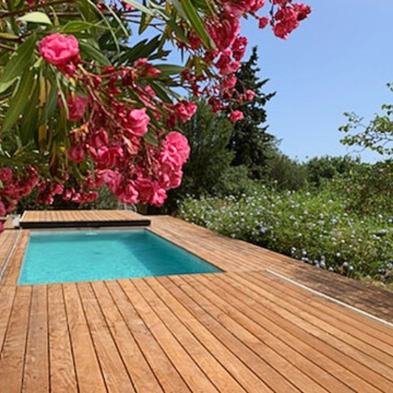 L'installation de votre Terrasse Mobiles DIBLUE sur votre bassin